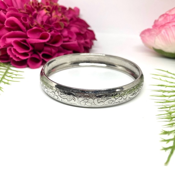 Vintage | Jewelry | Vintagefloral Embossed Silver Bangle Bracelet ...